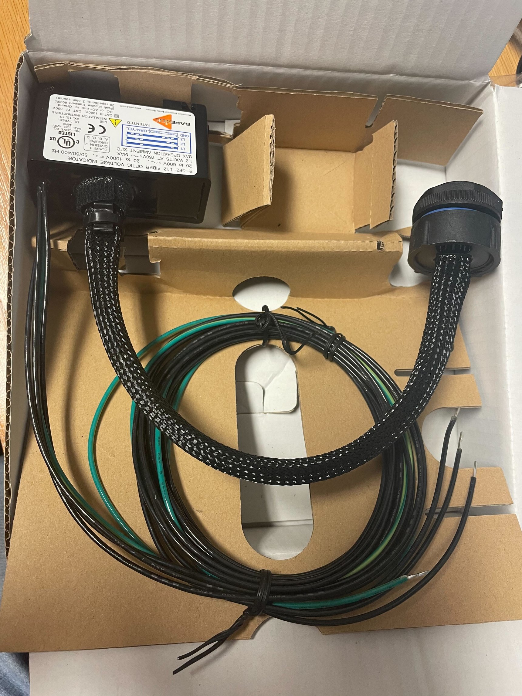 Q: Does the R-3F2 have an optics connector or does a separate component ...